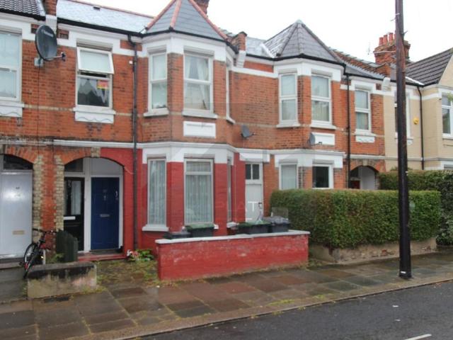 2 bedroom maisonette for sale