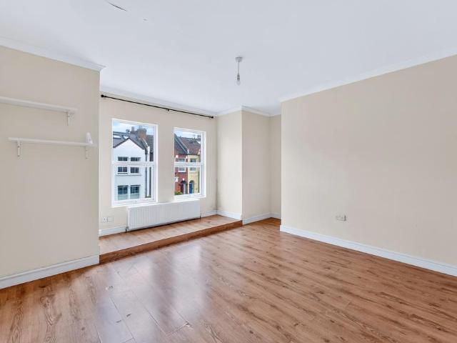 2 bedroom maisonette for sale