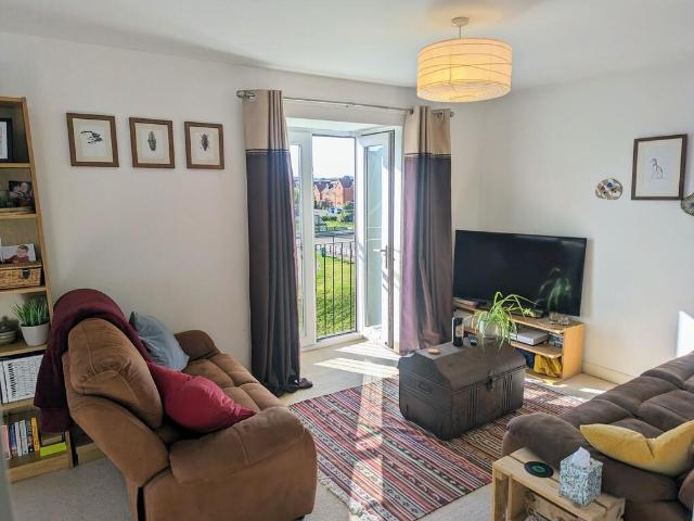 2 bedroom maisonette for sale