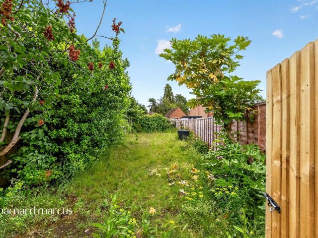 2 bedroom maisonette for sale