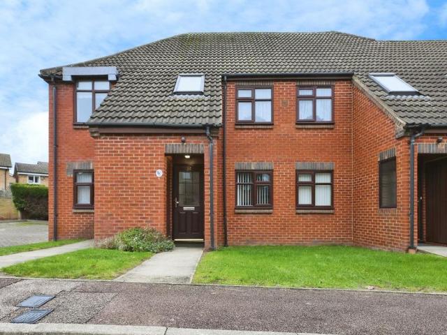 2 bedroom maisonette for sale