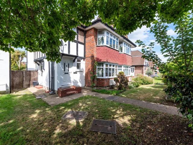 2 bedroom maisonette for sale