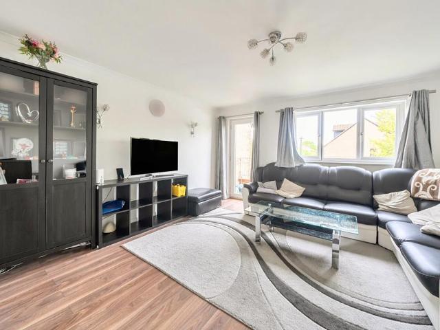 2 bedroom maisonette for sale