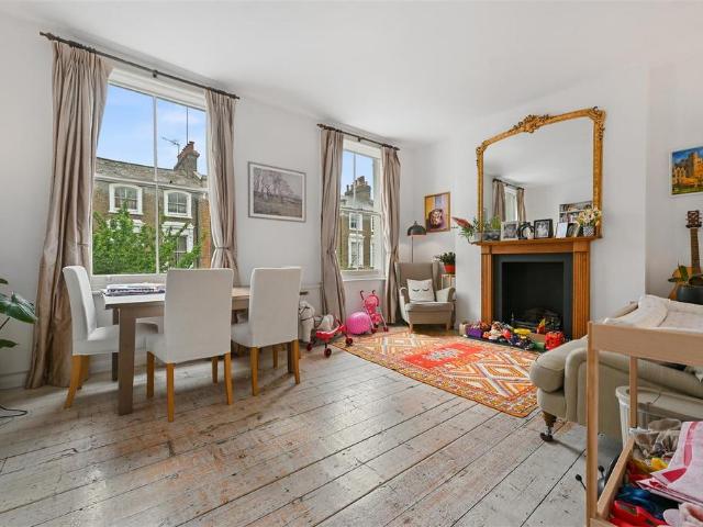 2 bedroom maisonette for sale