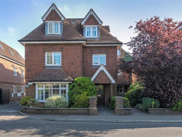 2 bedroom maisonette for sale