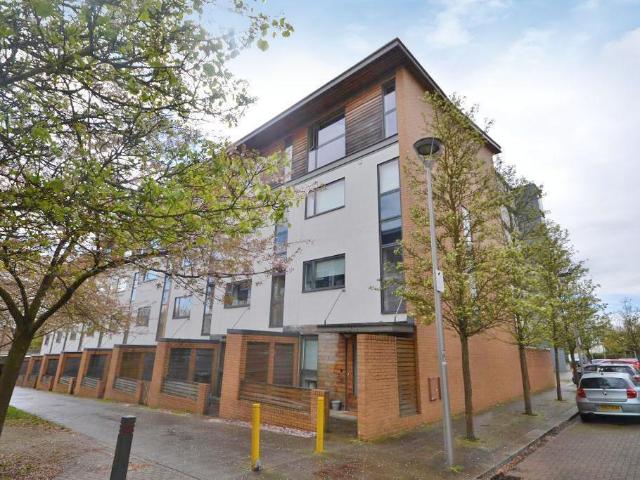 2 bedroom maisonette for sale