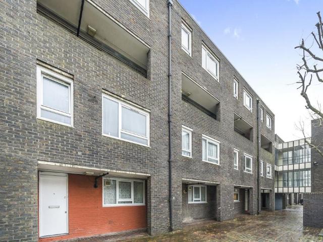 2 bedroom maisonette for sale