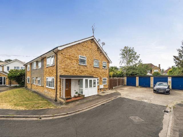 2 bedroom maisonette for sale