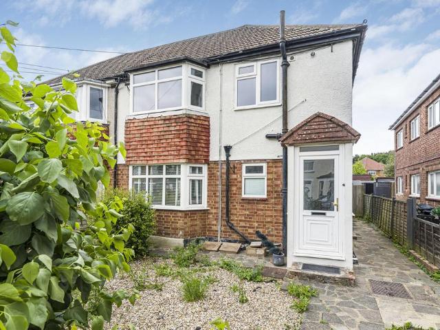 2 bedroom maisonette for sale