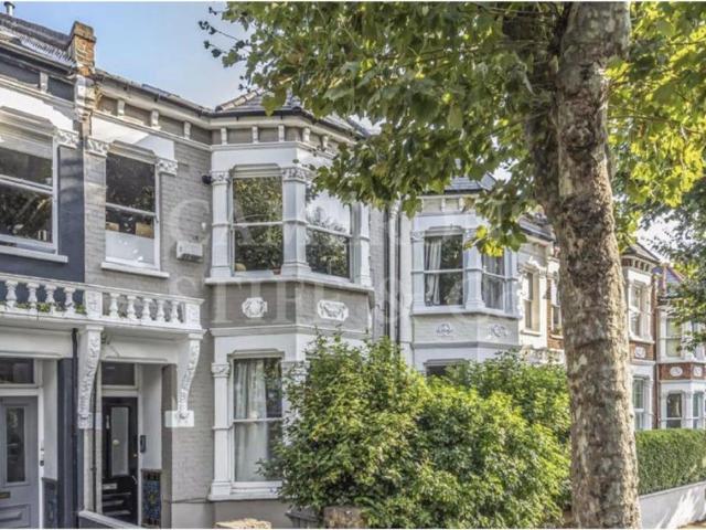 2 bedroom maisonette for sale