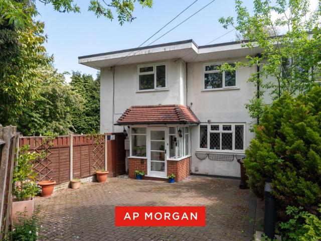 2 bedroom maisonette for sale