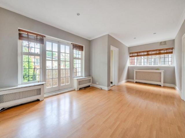 2 bedroom maisonette for sale