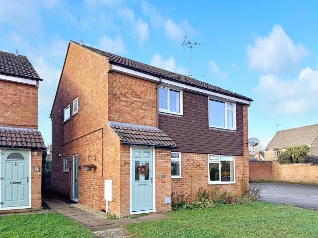 2 bedroom maisonette for sale