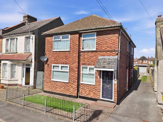 2 bedroom maisonette for sale