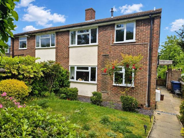 2 bedroom maisonette for sale