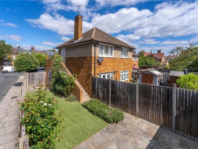 2 bedroom maisonette for sale