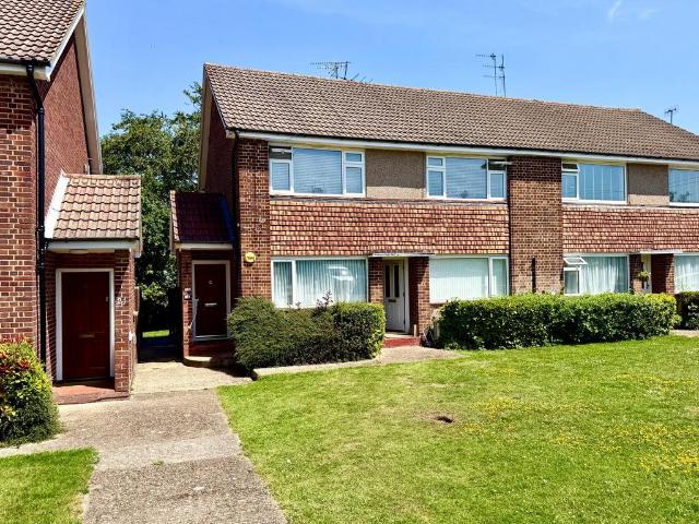 2 bedroom maisonette for sale