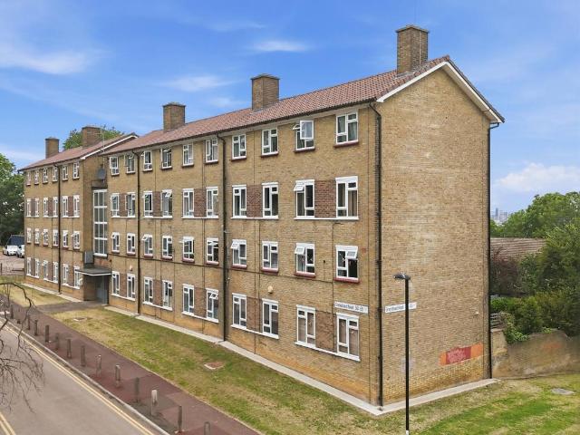 2 bedroom maisonette for sale