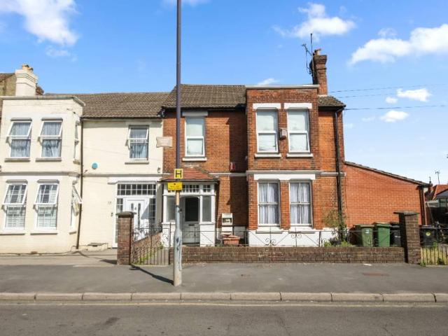 2 bedroom maisonette for sale