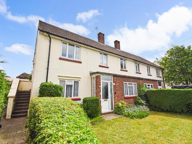 2 bedroom maisonette for sale