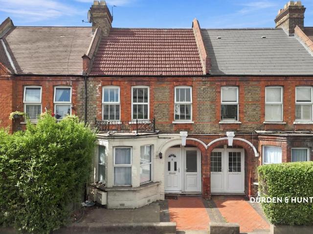 2 bedroom maisonette for sale