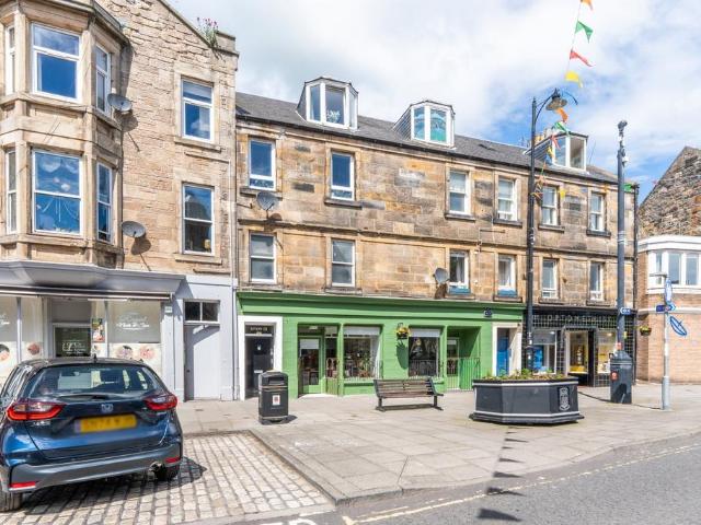 2 bedroom maisonette for sale