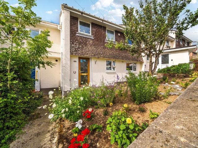 2 bedroom maisonette for sale
