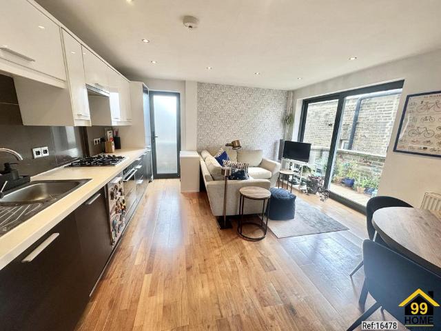 2 bedroom maisonette for sale