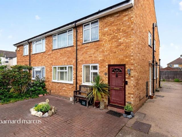 2 bedroom maisonette for sale