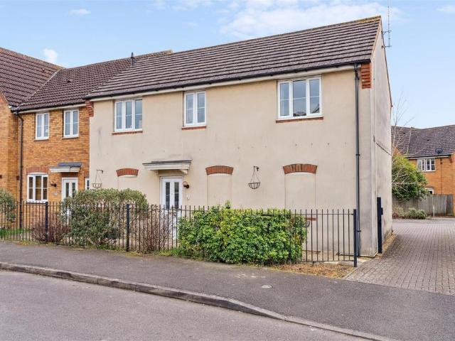 2 bedroom maisonette for sale