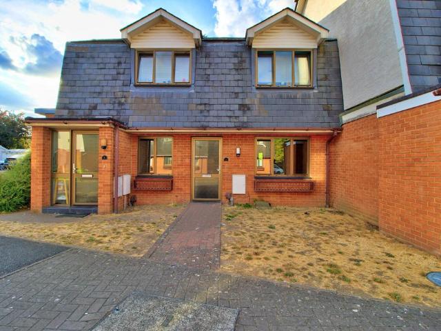 2 bedroom maisonette for sale