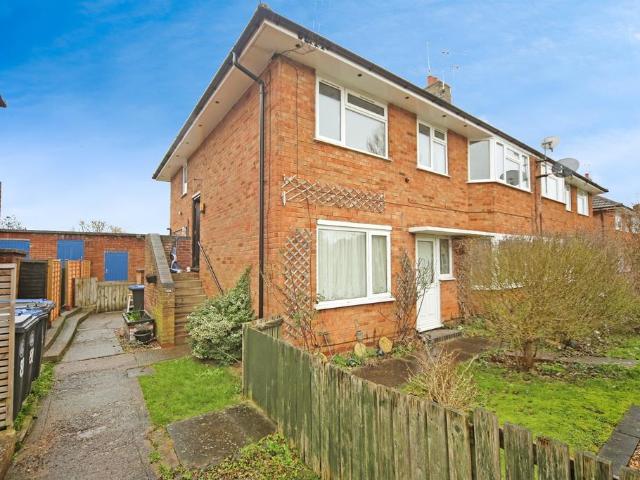 2 bedroom maisonette for sale