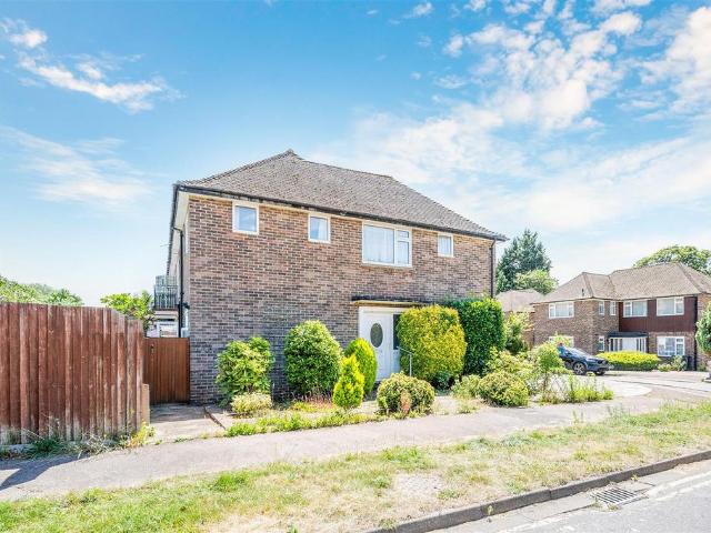 2 bedroom maisonette for sale