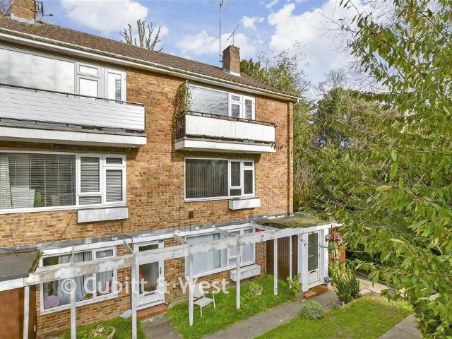 2 bedroom maisonette for sale