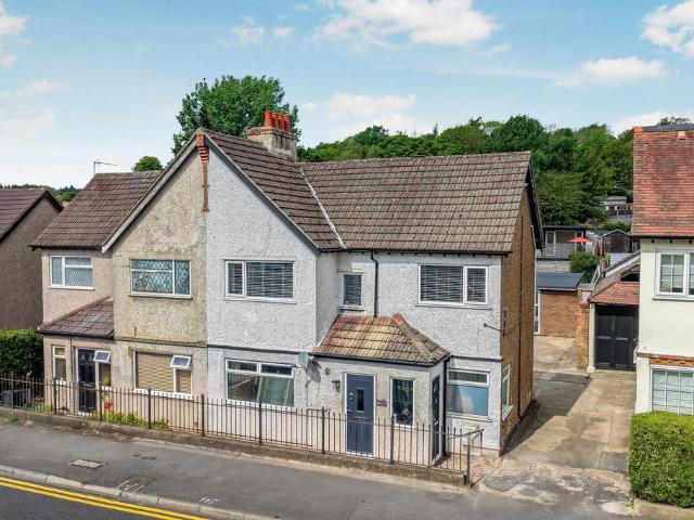 2 bedroom maisonette for sale