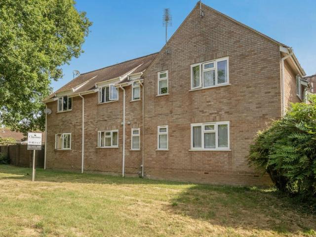 2 bedroom maisonette for sale
