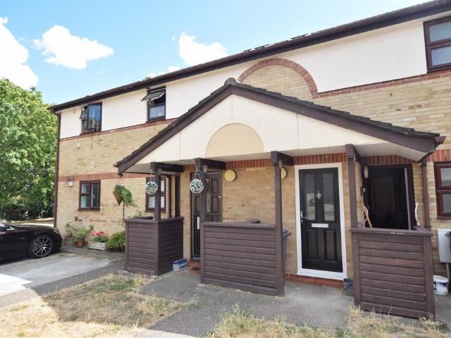 2 bedroom maisonette for sale