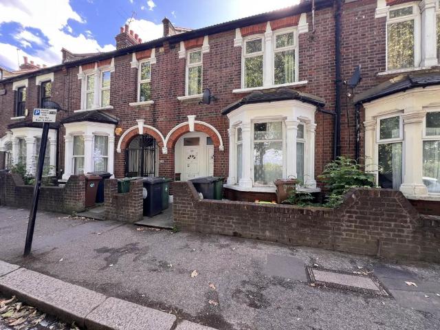 2 bedroom maisonette for sale
