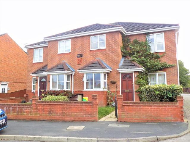 2 bedroom maisonette for sale