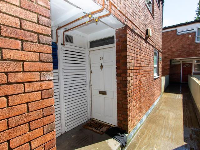 2 bedroom maisonette for sale