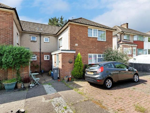 2 bedroom maisonette for sale