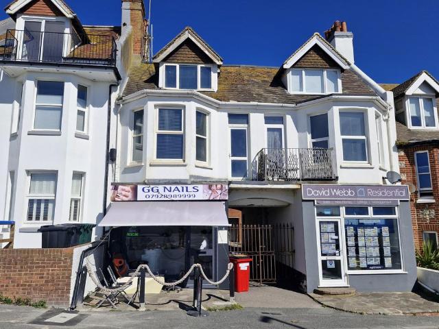 2 bedroom maisonette for sale