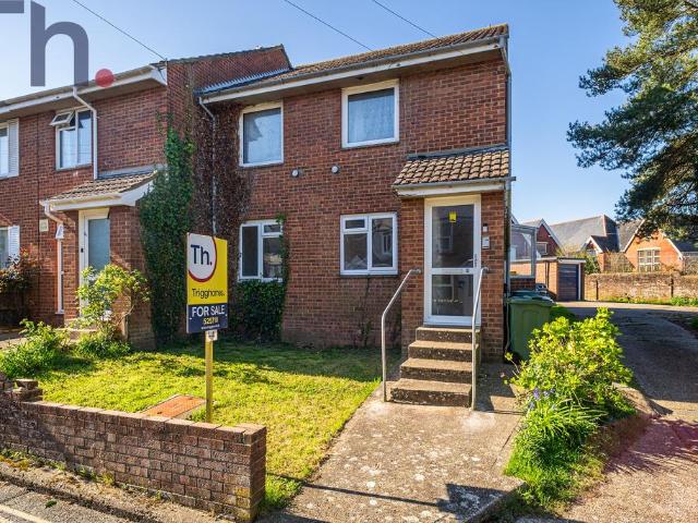 2 bedroom maisonette for sale