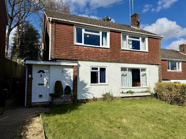 2 bedroom maisonette for sale