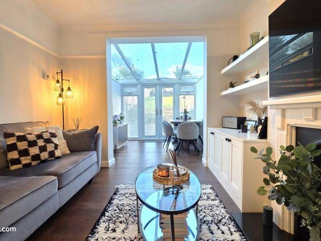 2 bedroom maisonette for sale