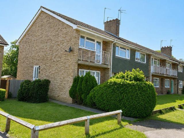2 bedroom maisonette for sale