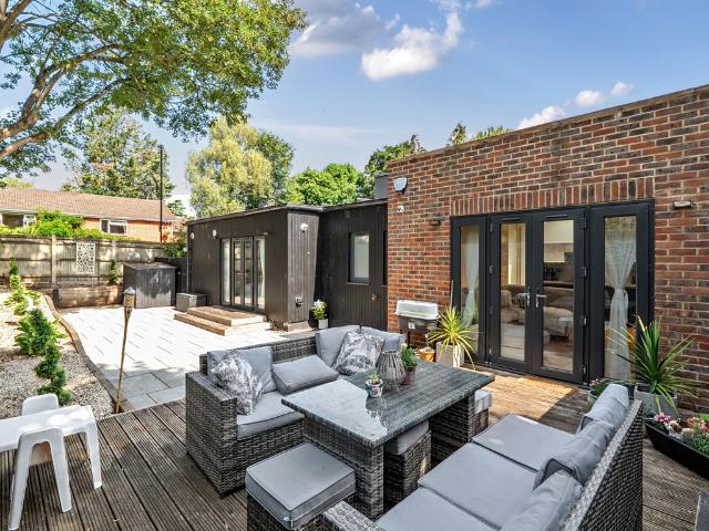 2 bedroom maisonette for sale