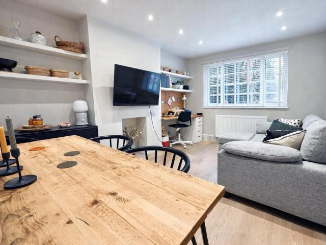 2 bedroom maisonette for sale