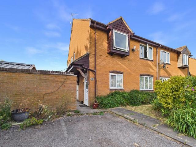 2 bedroom maisonette for sale