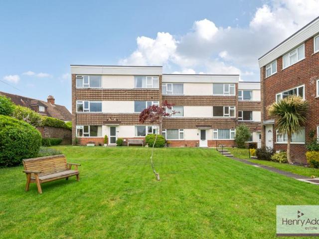 2 bedroom maisonette for sale